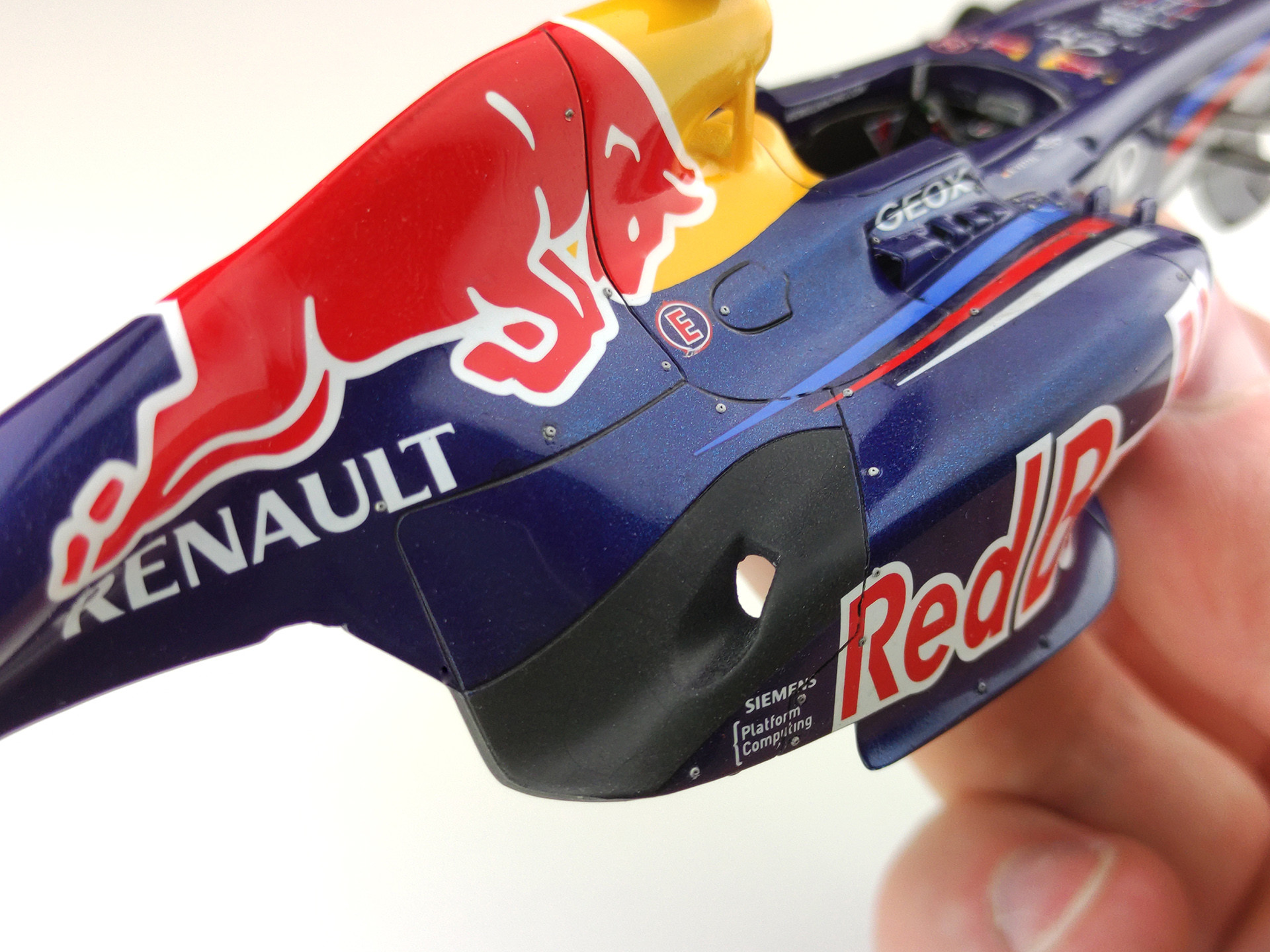 Red Bull Racing RB8 (Sebastian Vettel) | Revell 1:24