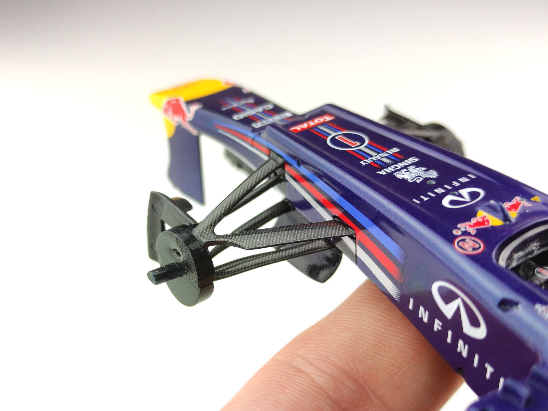 Red Bull Racing RB8 (Sebastian Vettel) | Revell 1:24