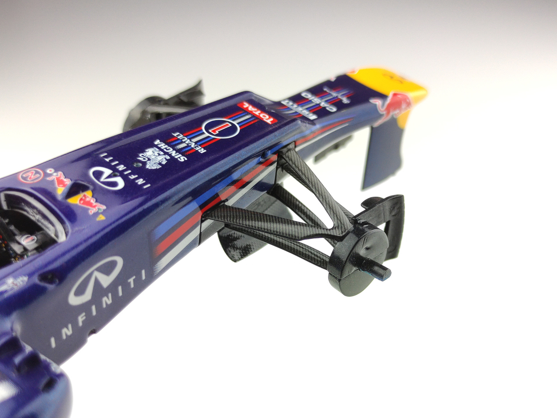 Red Bull Racing RB8 (Sebastian Vettel) | Revell 1:24