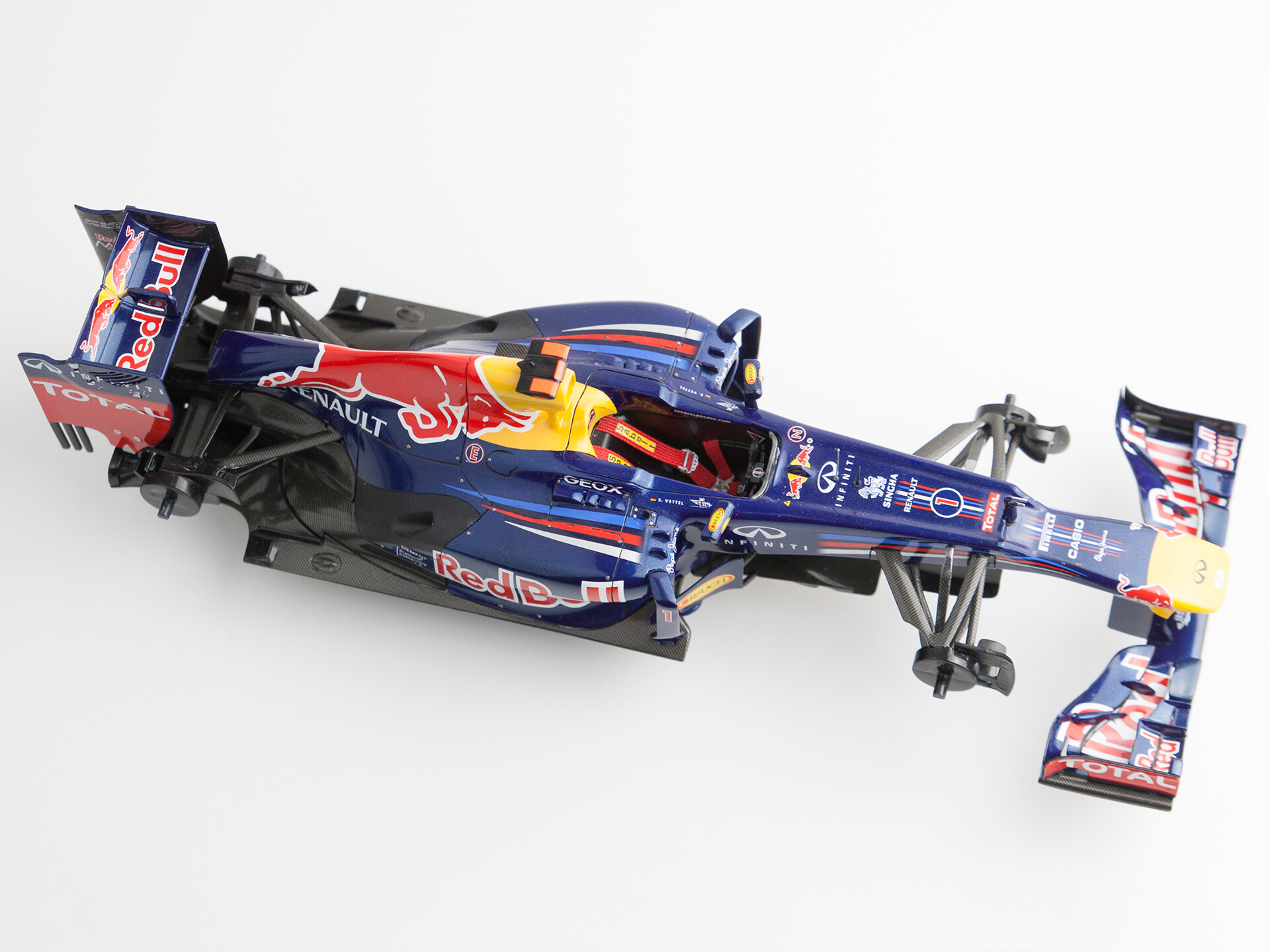 Red Bull Racing RB8 (Sebastian Vettel) | Revell 1:24